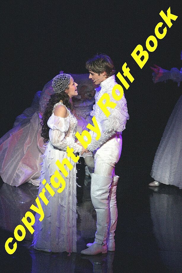 Photo Marjan Shaki & Lukas Perman --> Musical CDs, DVDs @ SoundOfMusic-Shop